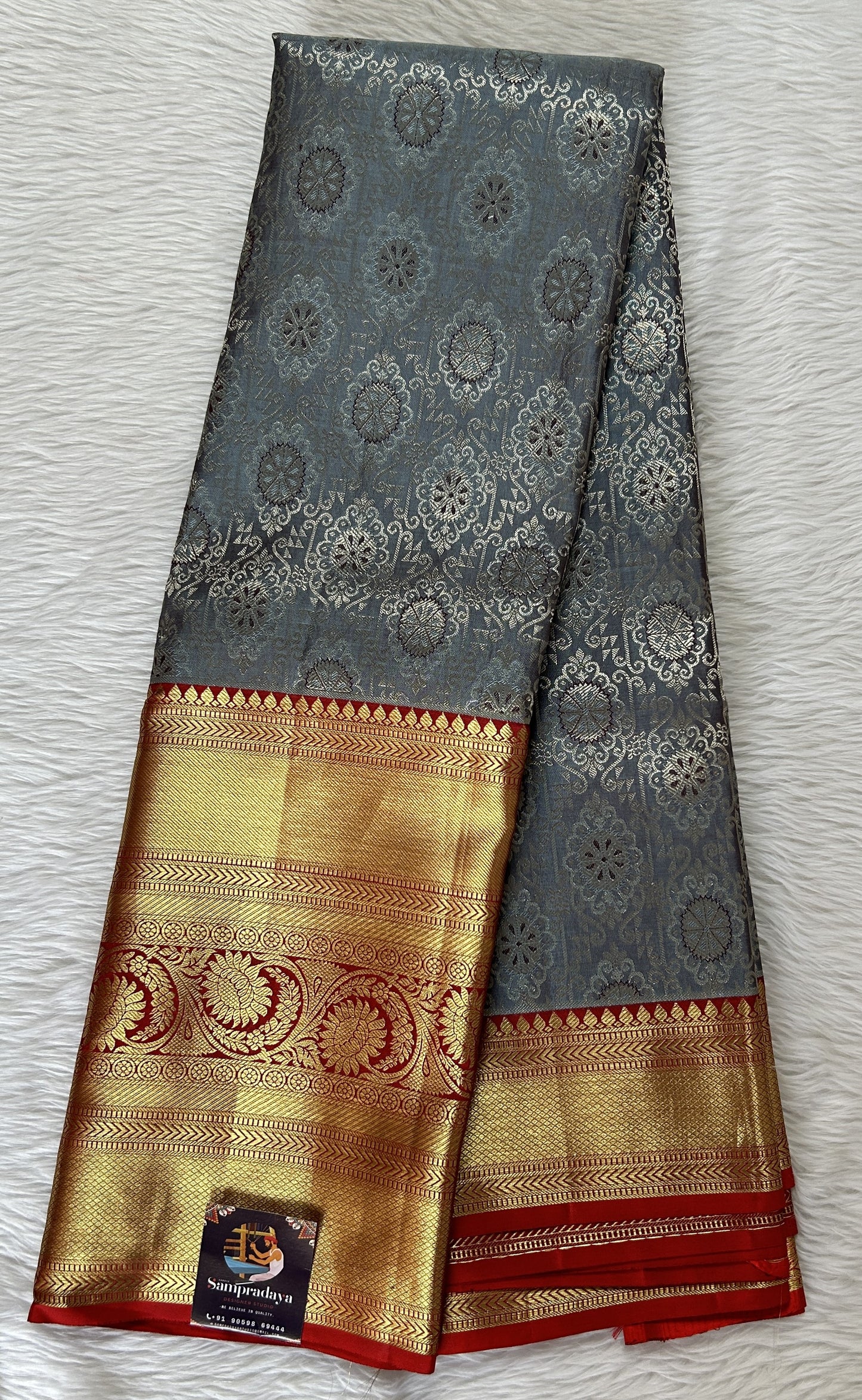 Pure Kanjivaram Silk Saree Gray Color | Red Color Gold Kanchi Border. – Sampradaya Designer Studio