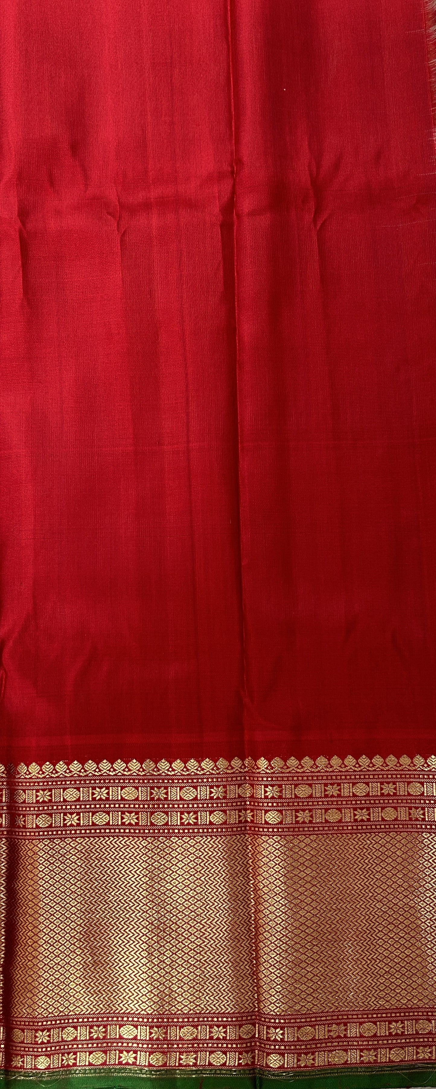 Gadwal Pattu Beige Color Saree With a Maroon Color Kanchi Border ...
