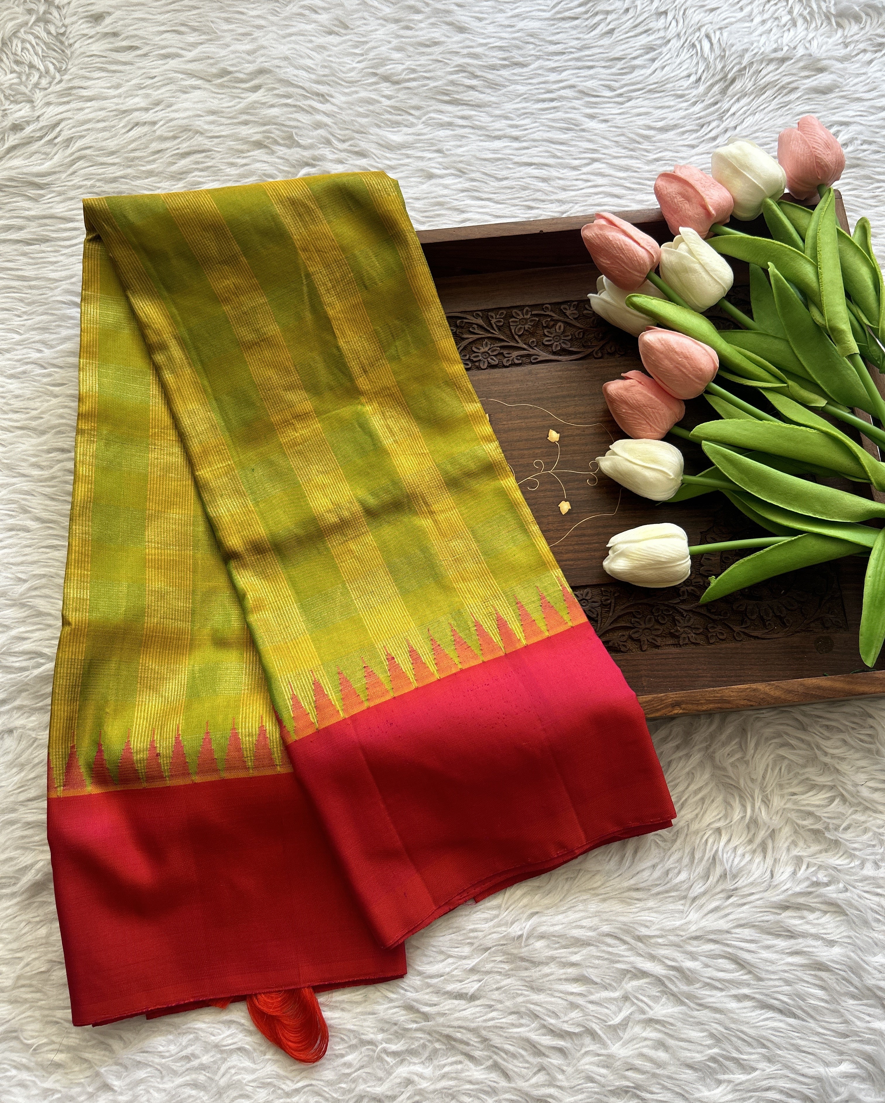 Gadwal Pattu Green Color Dupatta With a Pink Color Zari Border ...
